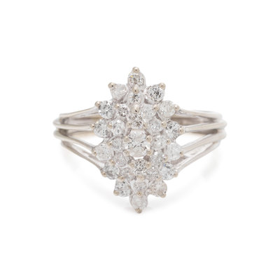 DIAMOND RING Lot 181
