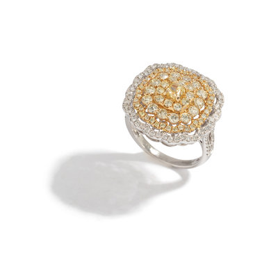 MODANI, COLORED DIAMOND AND DIAMOND RING Lot 385