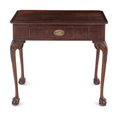 A George II Style Mahogany Dish-Top Table Lot 125