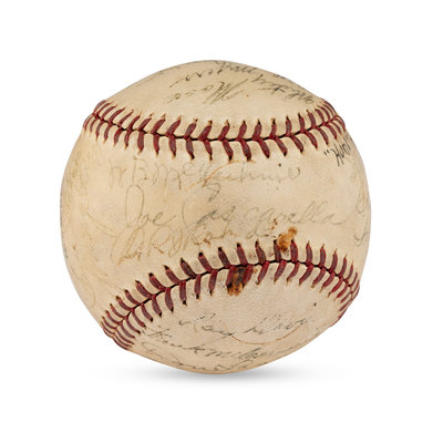 A 1938 Cincinatti Reds Team Signed Autograph Baseball (Beckett ...