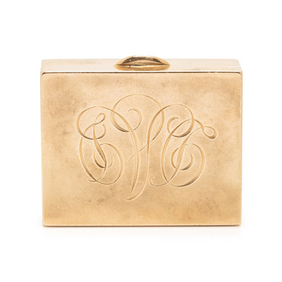 CARTIER, YELLOW GOLD PILL BOX Lot 5