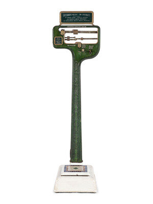 A 'Peerless' Cast Iron and Porcelain Penny Beam Scale Lot 37