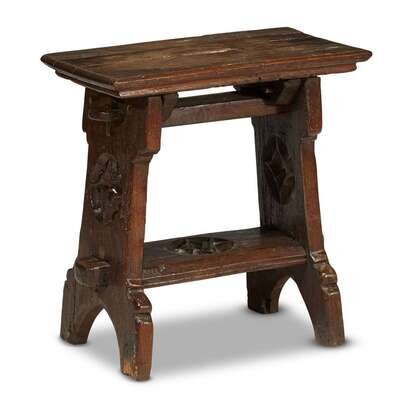 AN ENGLISH LATE GOTHIC CARVED OAK JOINED STOOL 15th century Lot 3